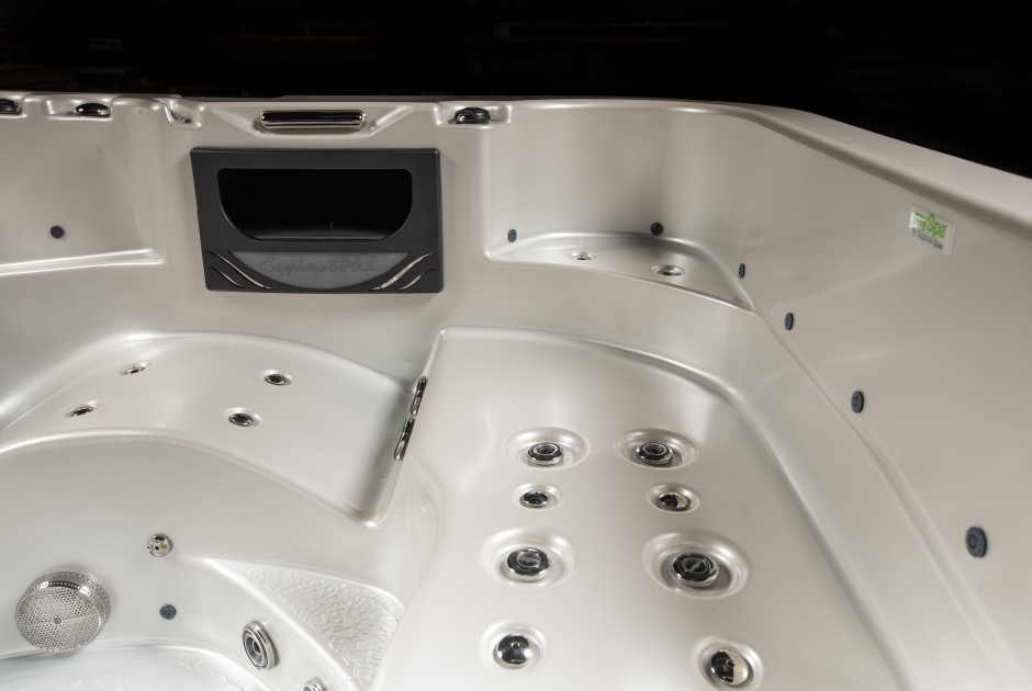 5 Person Spa | myObsession | Sapphire Spas | Call 1300 069 772