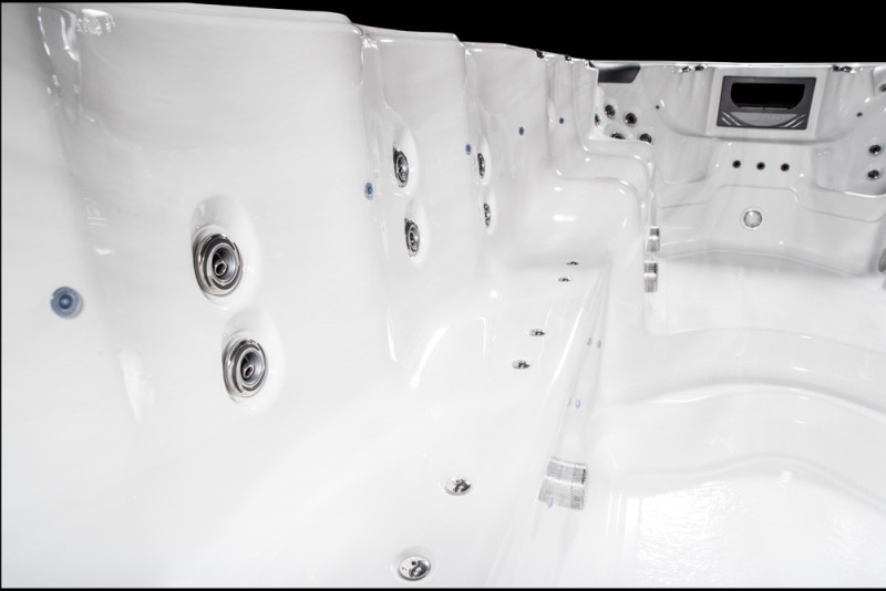 12 person spa | myLapswim | Sapphire Spas | Call 1300 069 772